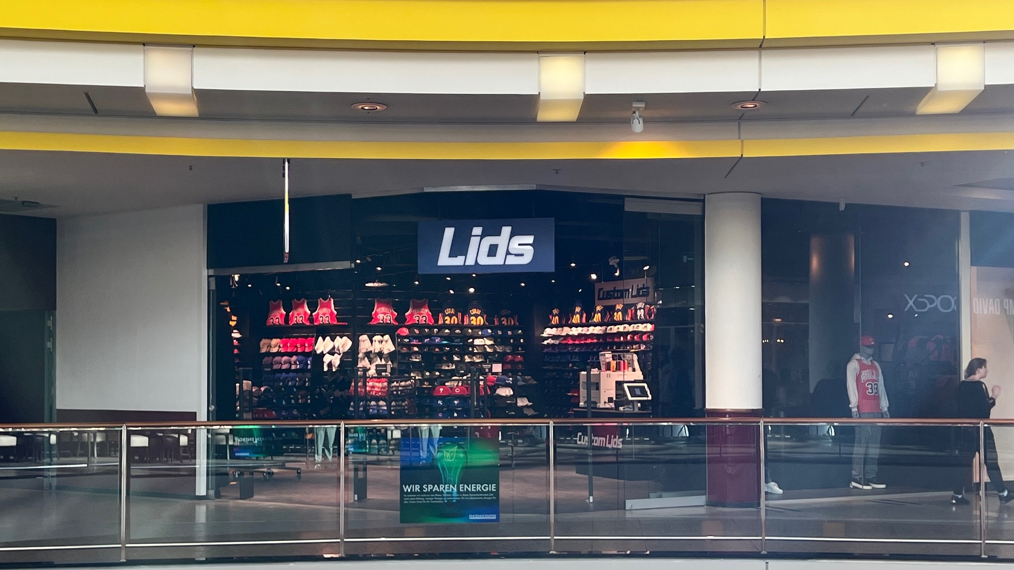 Lids eröffnet Store in Hamburg Harburg – Capaddicts – Lifestyle of a ...