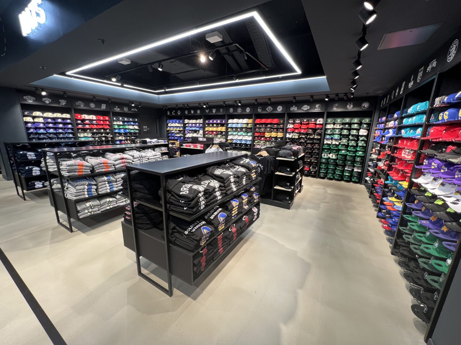 NBA Store Berlin – The Playce – Capwand – Capaddicts – Lifestyle of a ...